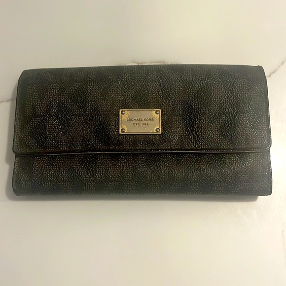 Michael Kors | Bags | Michael Kors Jet Set Wallet Checkbook In Brown Mk ...